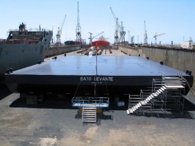 DOCKS, PONTOONS & BARGES - Seaplace